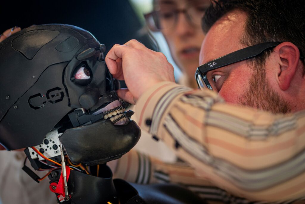UK laws ‘not ready’ for humanoid robots, expert warns - The Data Lab